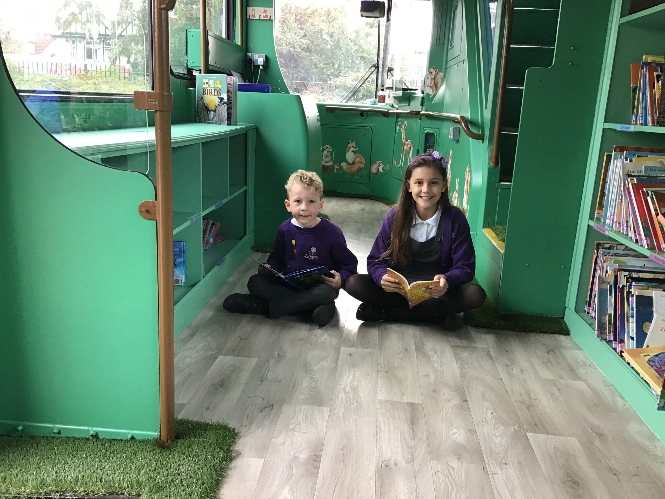 Old London bus turned into Chingford school library - Waltham Forest Echo
