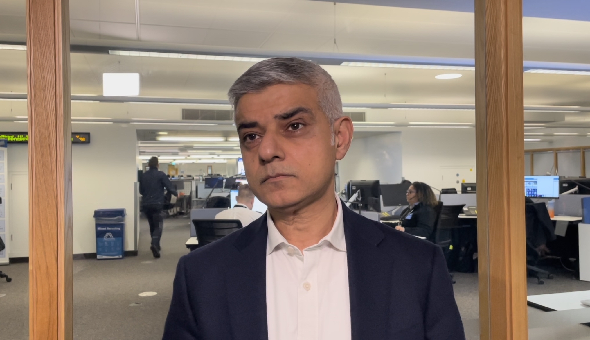 Khan hails faster 999 call pick-up times by Met Police - Waltham Forest ...