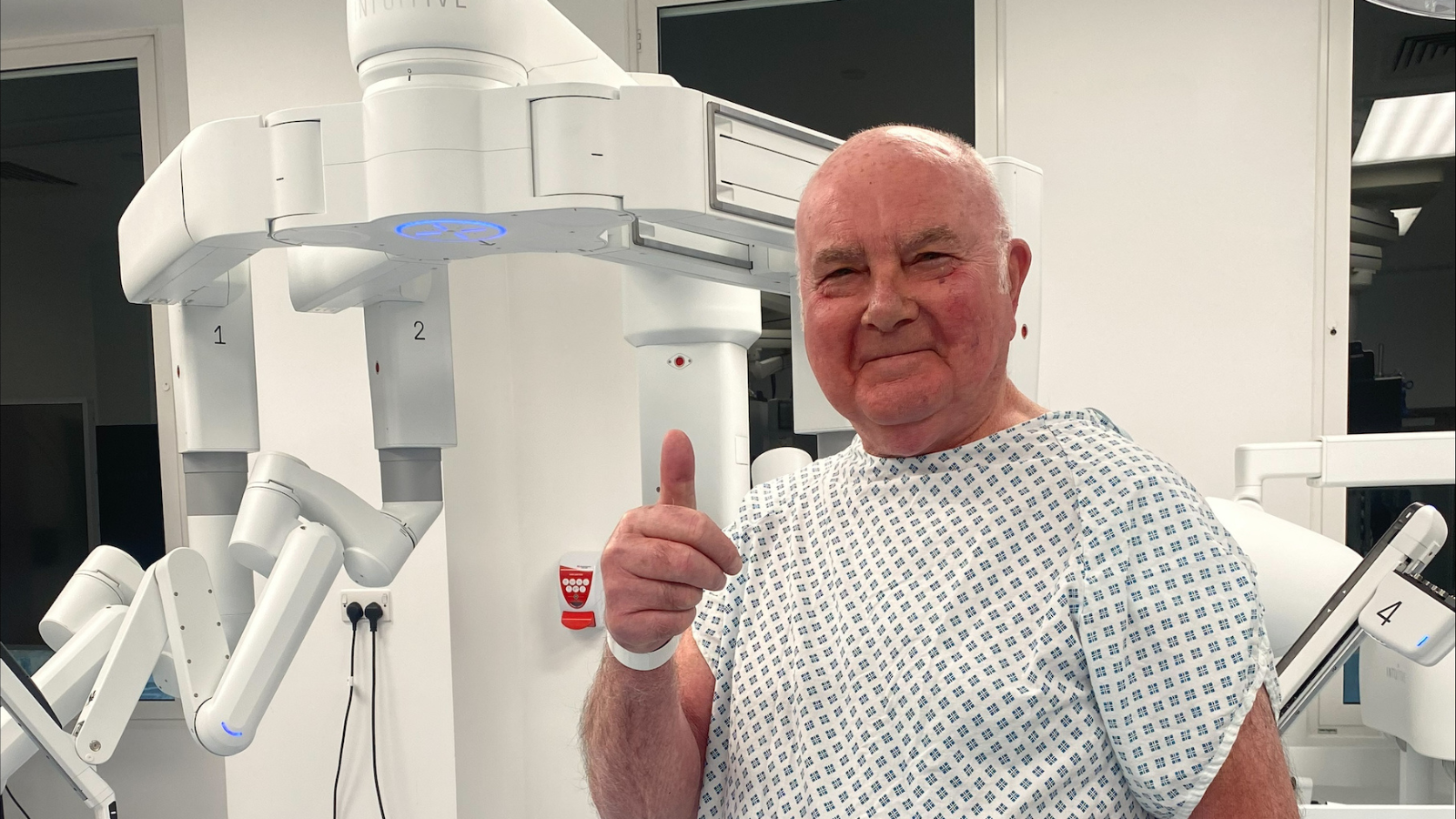 Barts Health patient first in NHS to have lung cancer surgery done with ...